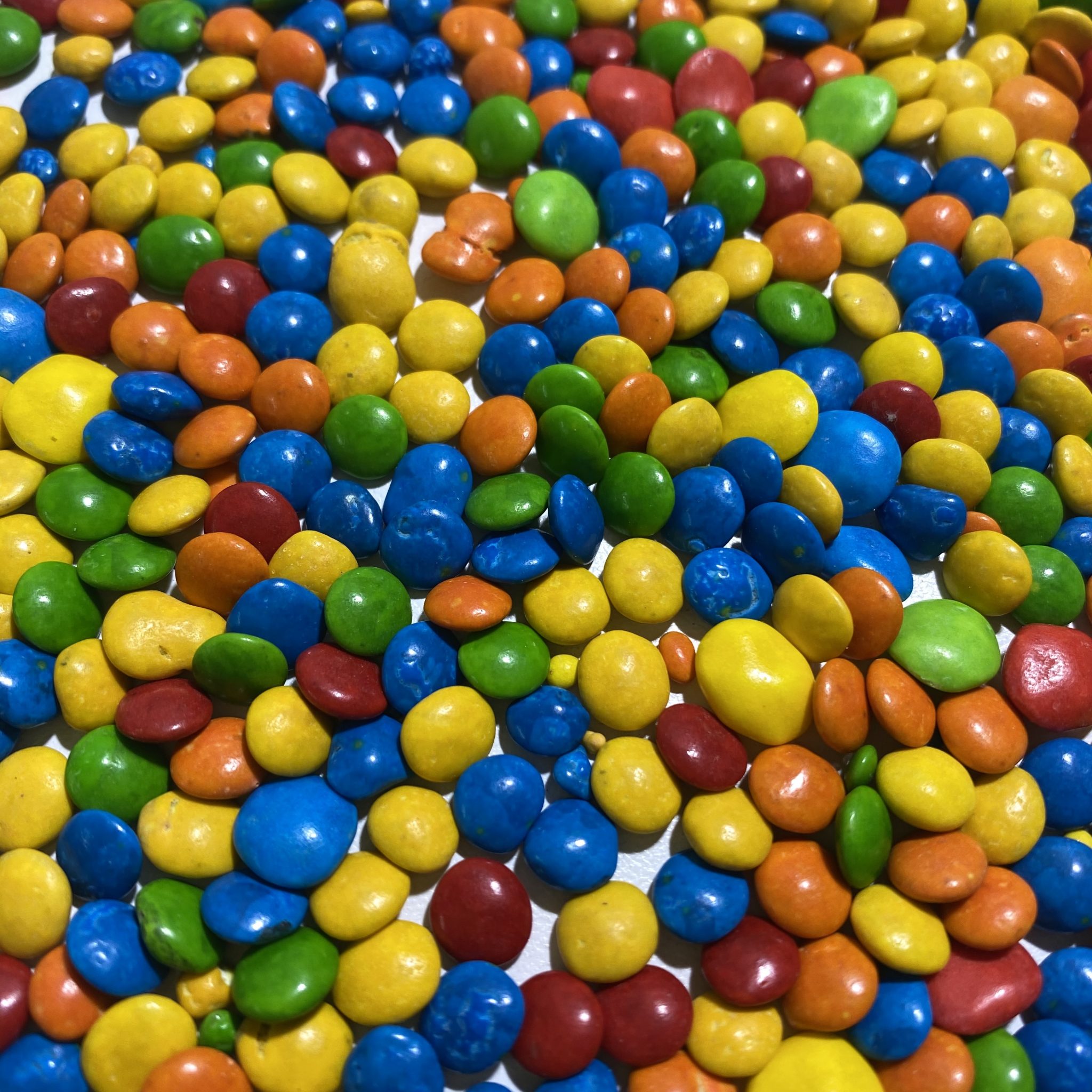 MINI LENTEJAS DE CHOCOLATE "PALMESANO" MULTICOLOR X 100G. - Gonic